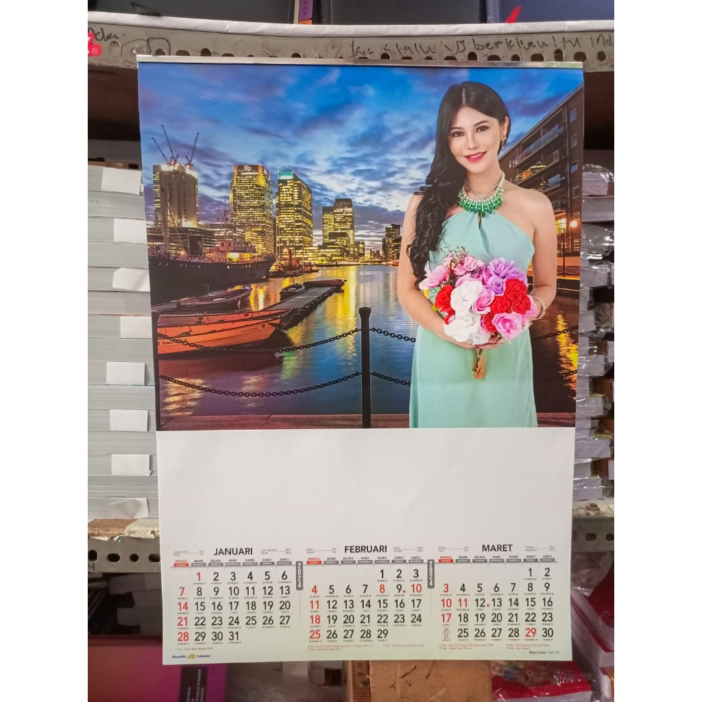 Jual KALENDER DINDING WALL KALENDER TRIWULAN TAHUN 2025 MOTIF ARTIS ...