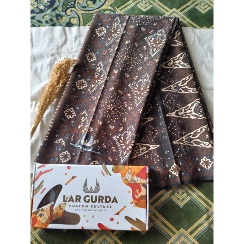 Jual Sarung batik Lar Gurda Kesikan Series Original Lar Gurda | Shopee ...