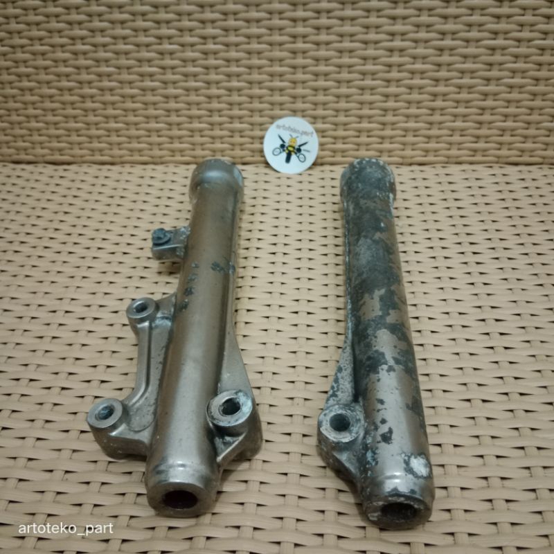 Jual BOTTOM TABUNG SHOCK DEPAN SUZUKI SMASH ORIGINAL ORI SINIL | Shopee ...