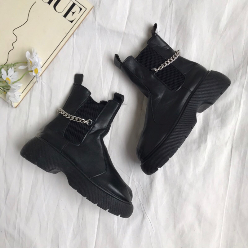 Jual Leather Chelsea Chain Combat Boots - 336 | Shopee Indonesia