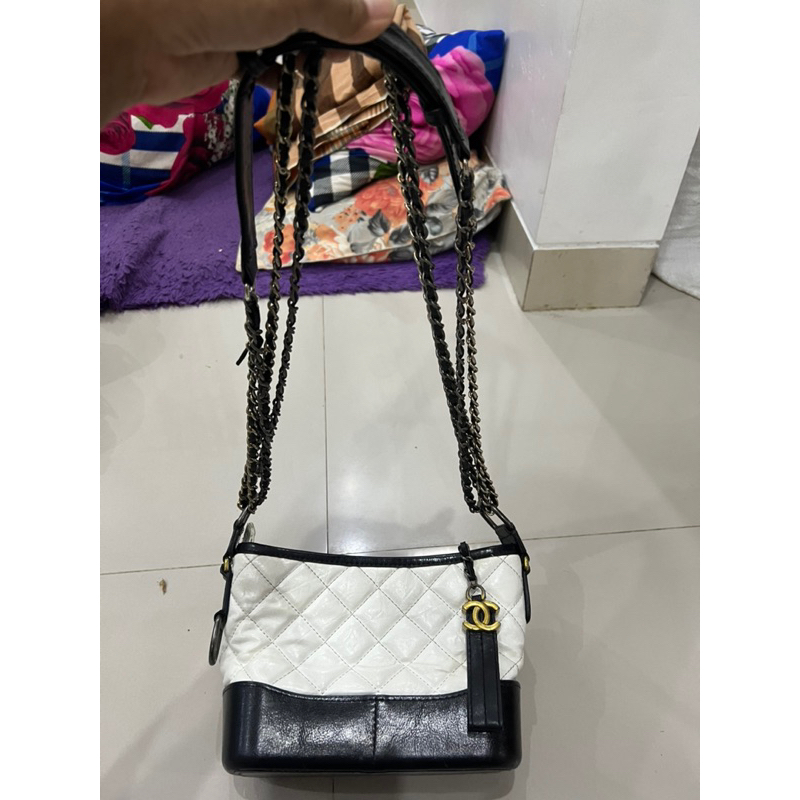 Jual Tas Chanel gabriel putih item | Shopee Indonesia
