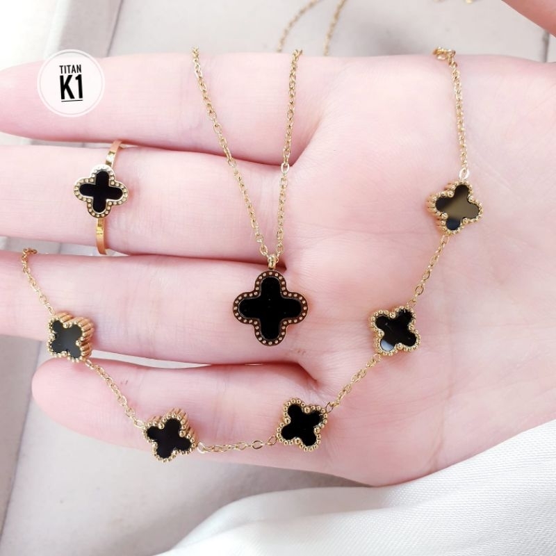Jual Set Perhiasan Aksesories Clover Mata Hitam Titanium Cantik Dan ...