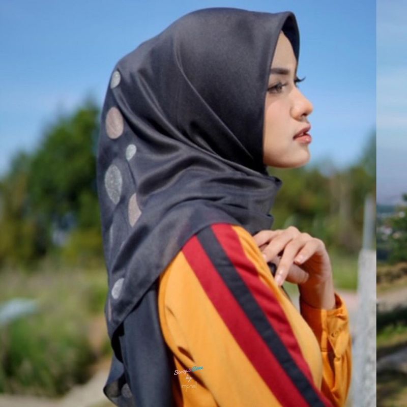 Jual !!!CUCI GUDANG!!! HIJAB MONEL POLKADOT SERIES | Shopee Indonesia