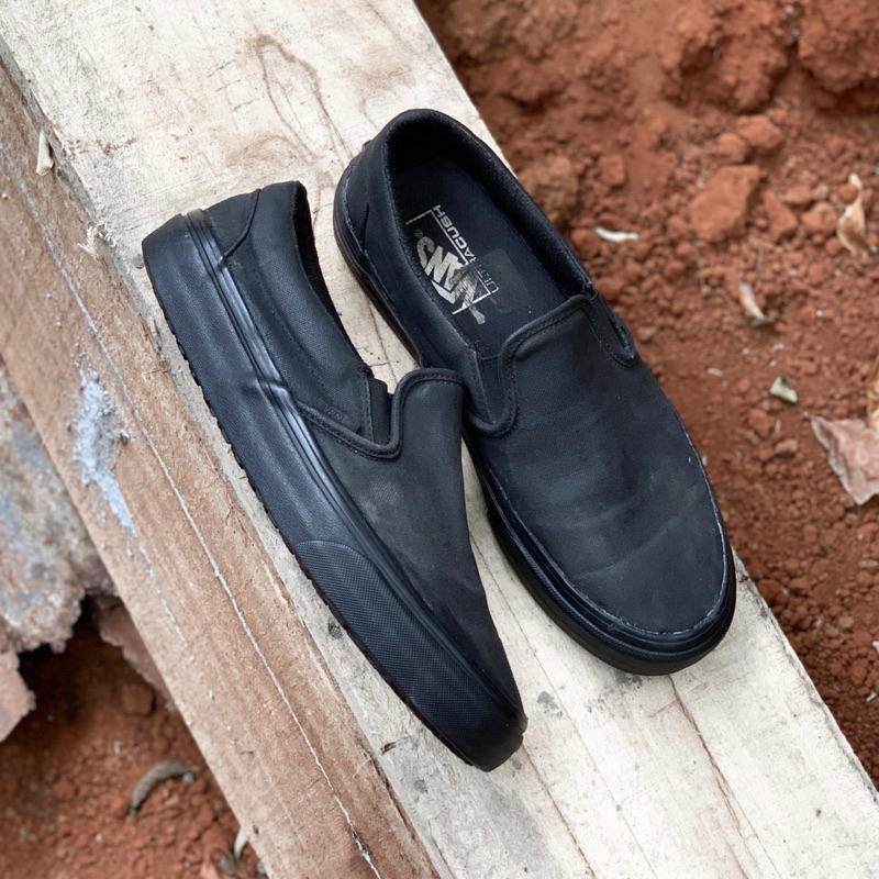 Jual vans slip on OG triple black second original | Shopee Indonesia