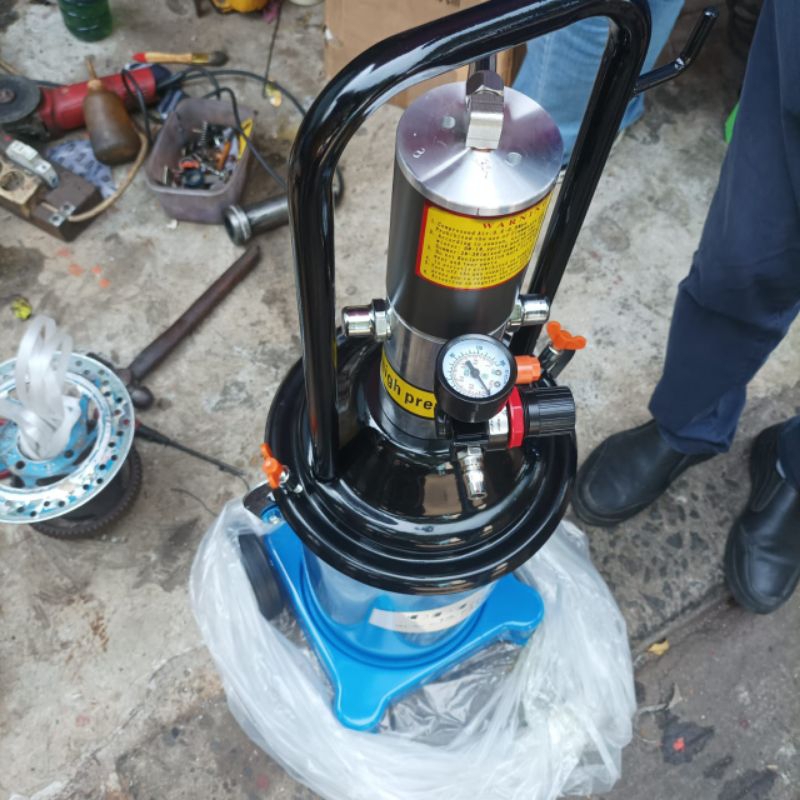 Jual Pompa gemuk angin LUBRICATO 15 liter Air Grease lubricator Taiwan ...