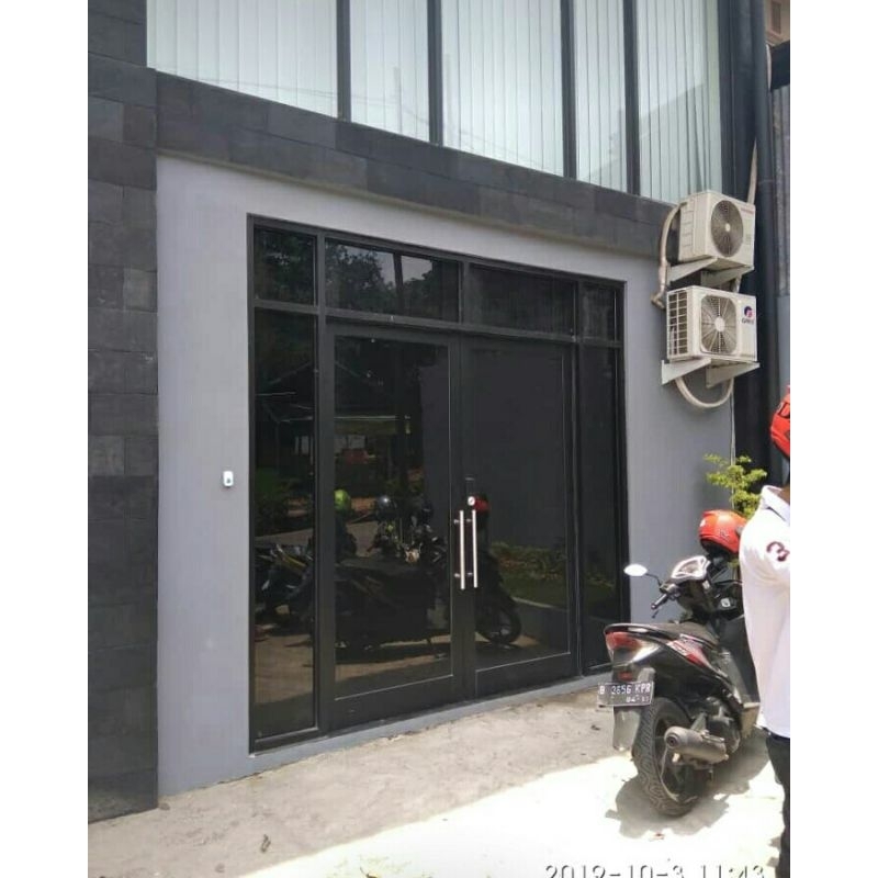 Jual stiker kaca/kaca film/one way /reyben hitam peredam panas | Shopee ...