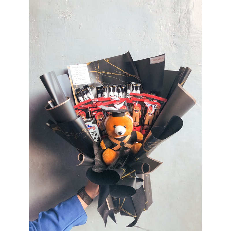 Jual BUCKET WISUDA BONEKA CHOCOLATOS CIMORY NABATI HITAM | Shopee Indonesia