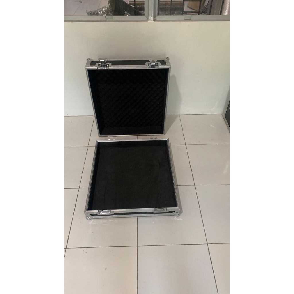 Jual HARDCASE MIXER SOUNDCRAFT 12 CHANNEL HARD CASE 12 CHANNEL flight ...