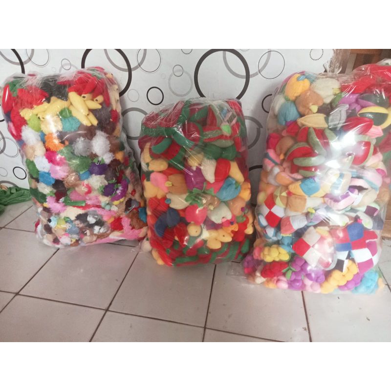 Jual (isi 20pcs) GROSIR Gantungan kunci buah buahan min 2kodi, tupai, bajing love dll, harga per ...