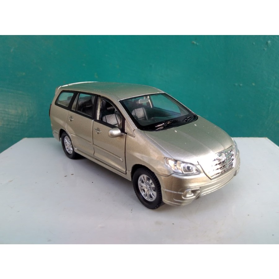 Jual Diecast Toyota Kijang Innova miniatur mobil Welly Nex Mainan anak ...