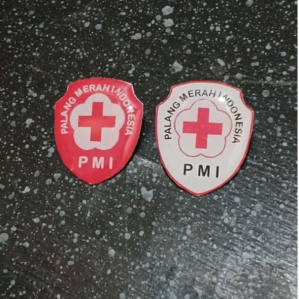 Jual Pin Bros PMI Bentuk Perisai Resin - Pin Aksesoris Palang Merah ...