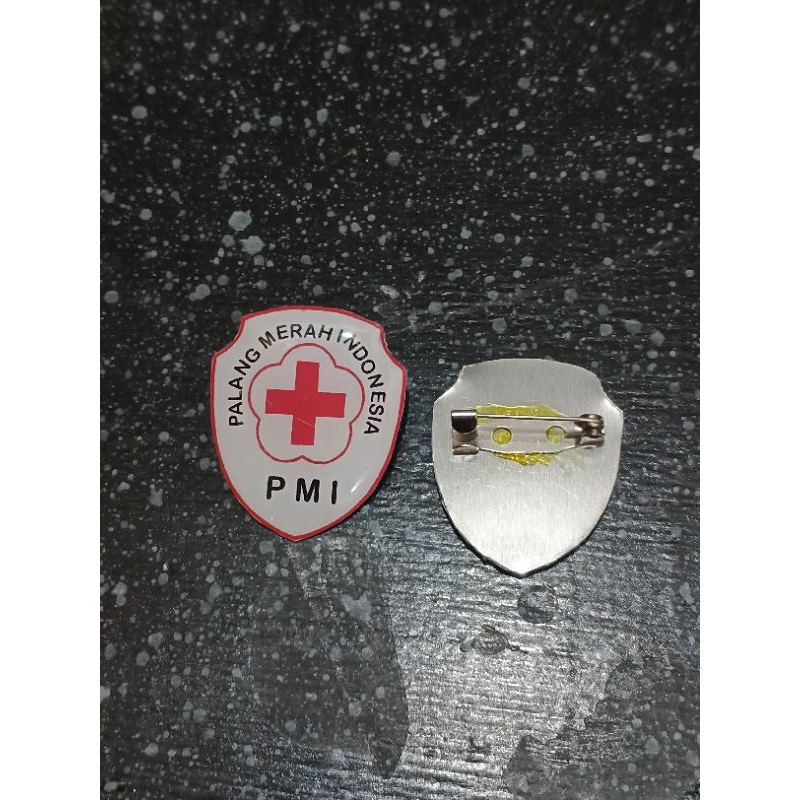 Jual Pin Bros PMI Bentuk Perisai Resin - Pin Aksesoris Palang Merah ...