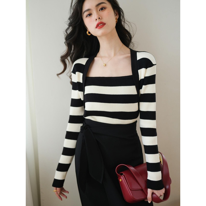 Jual Atasan Rajut Lengan Panjang Wanita Square Neck Salur Style Korea | Sweater Rajut Lengan ...
