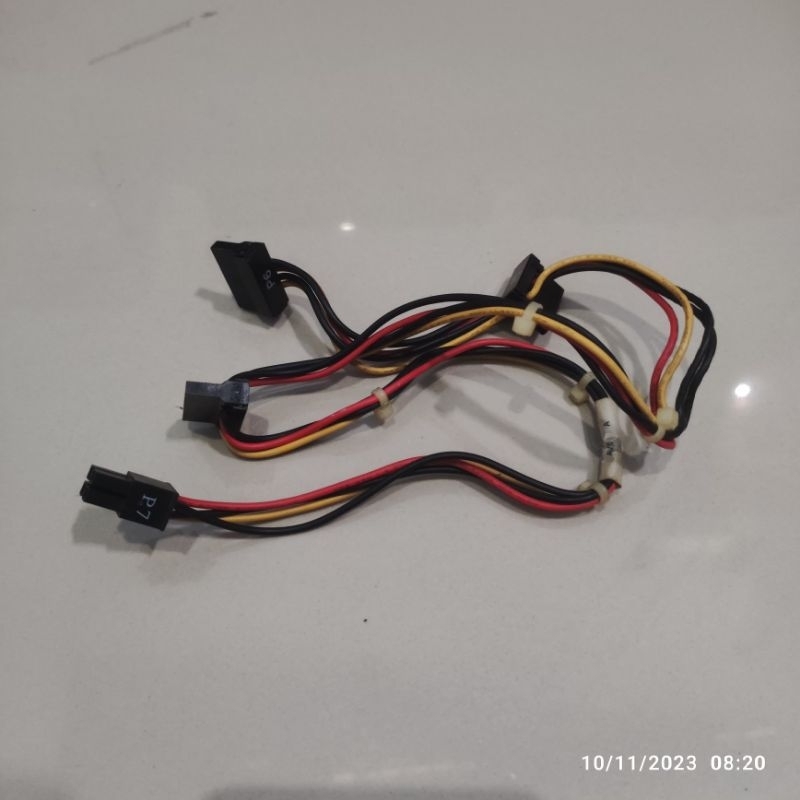 Jual Kabel 4 Pin to Power Sata PC HP | Shopee Indonesia