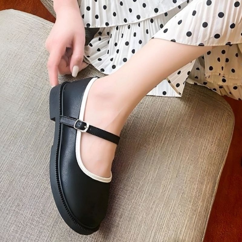 Jual Sepatu Docmart Wanita Hitam Gesper Hak Datar Kasual Premium DF 566 ...