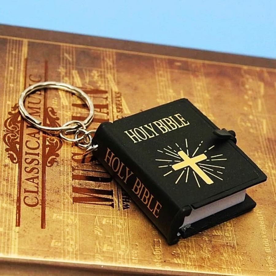Jual Gantungan kunci mini alkitab holy bible oleh oleh souvernir key ...