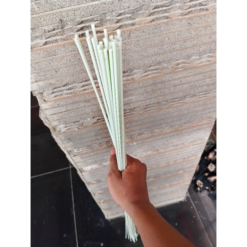 Jual jeruji fiber putih susu 1,5mm 1,8mm 2,0mm panjang 62cm isi 50 ...