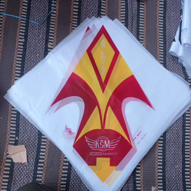 Jual kertas layangan 2 warna sablon Lang Lang Kibar(KSM) | Shopee Indonesia