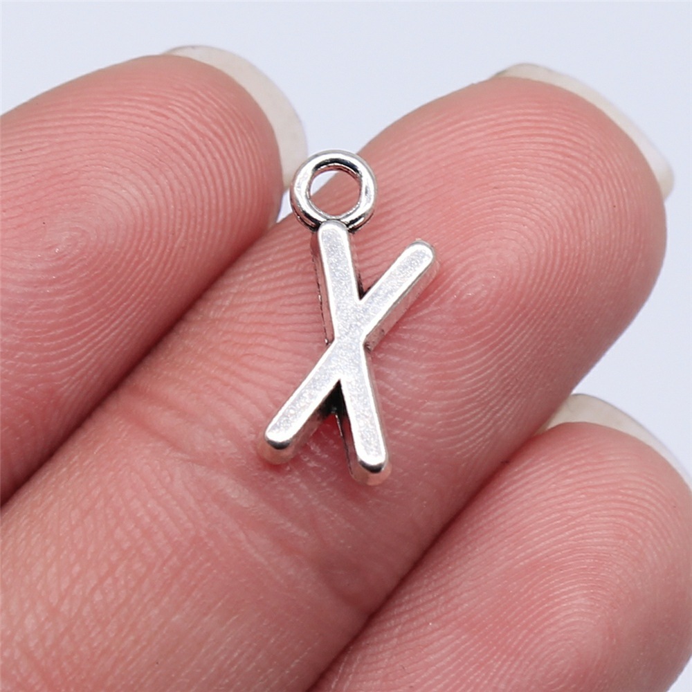 Jual 1 pcs Charm Aksesoris Besi - SERI HURUF ALFABET GANTUNG SILVER ...