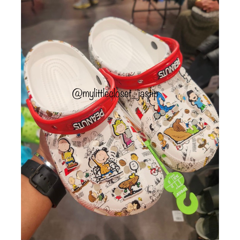 Jual Crocs Snoopy Edition | Shopee Indonesia