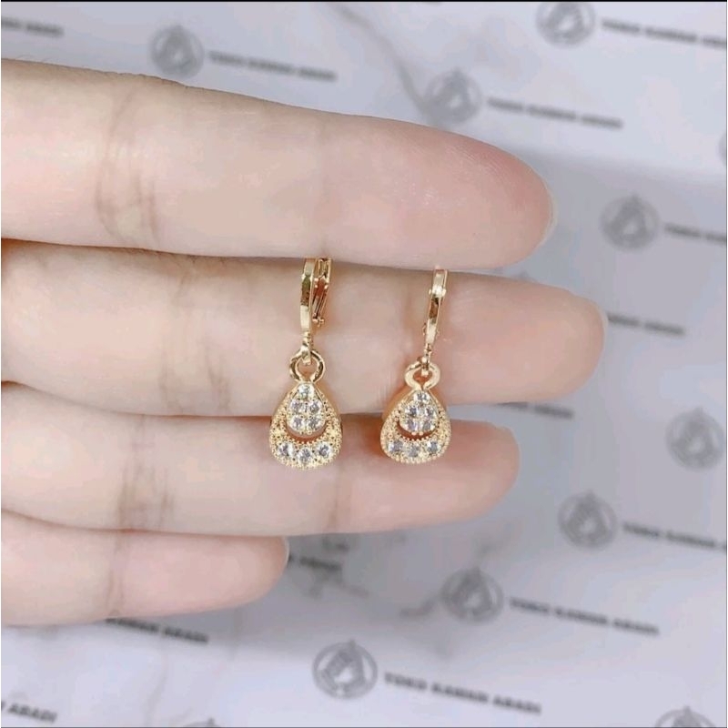 Jual Anting klip perhiasan wanita titanium gold import anting gandul ...