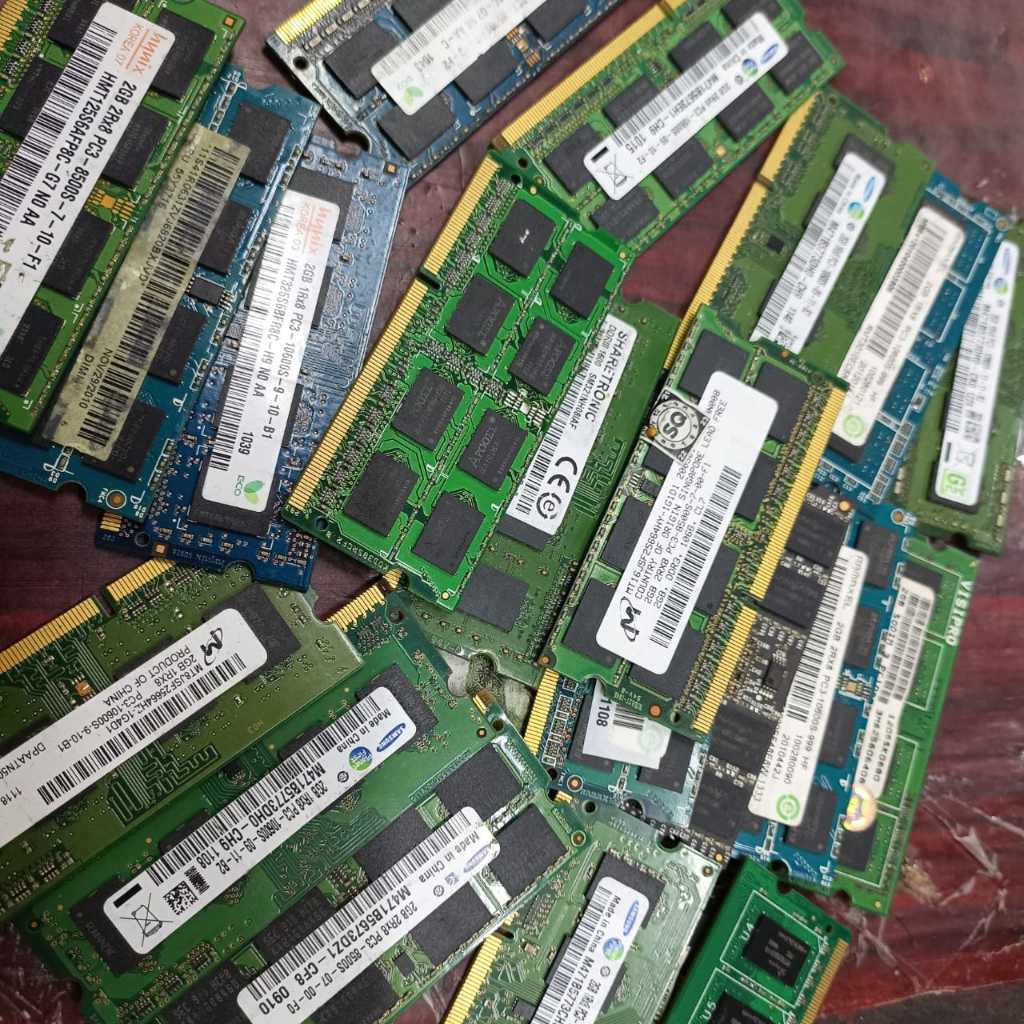 Jual Ram SDM DDR3 2Gb pc 10600/8500 oke test | Shopee Indonesia