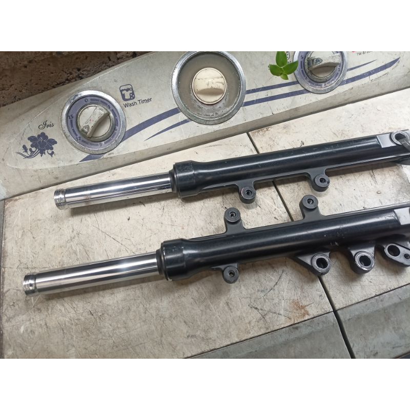 Jual ShockBreaker lexi yamaha lexy shock breaker breker segitiga depan ...