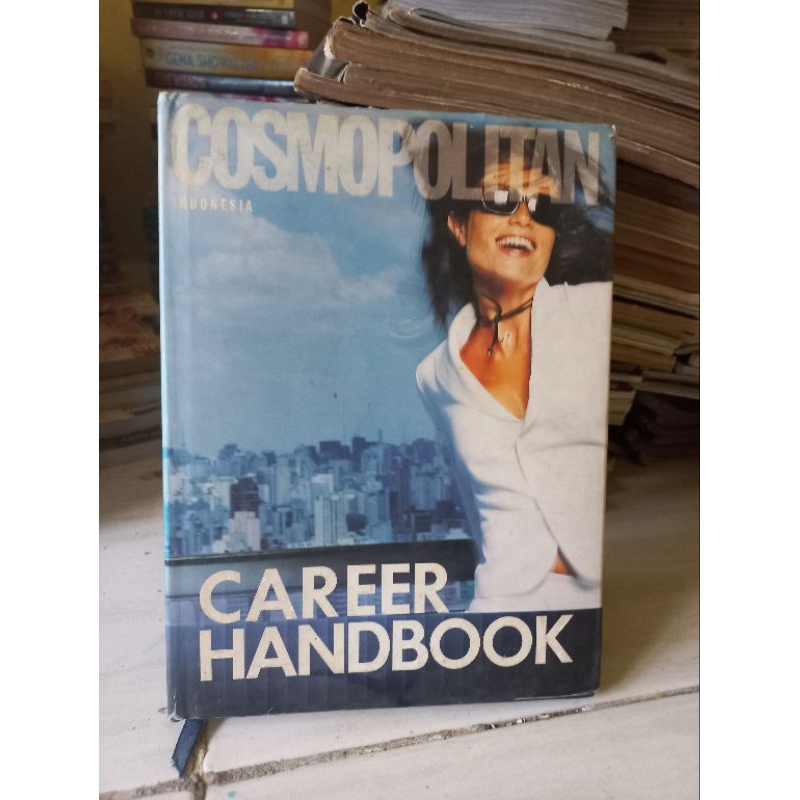 Jual BUKU COSMOPOLITAN CAREER HANBOOK Hard Cover | Shopee Indonesia
