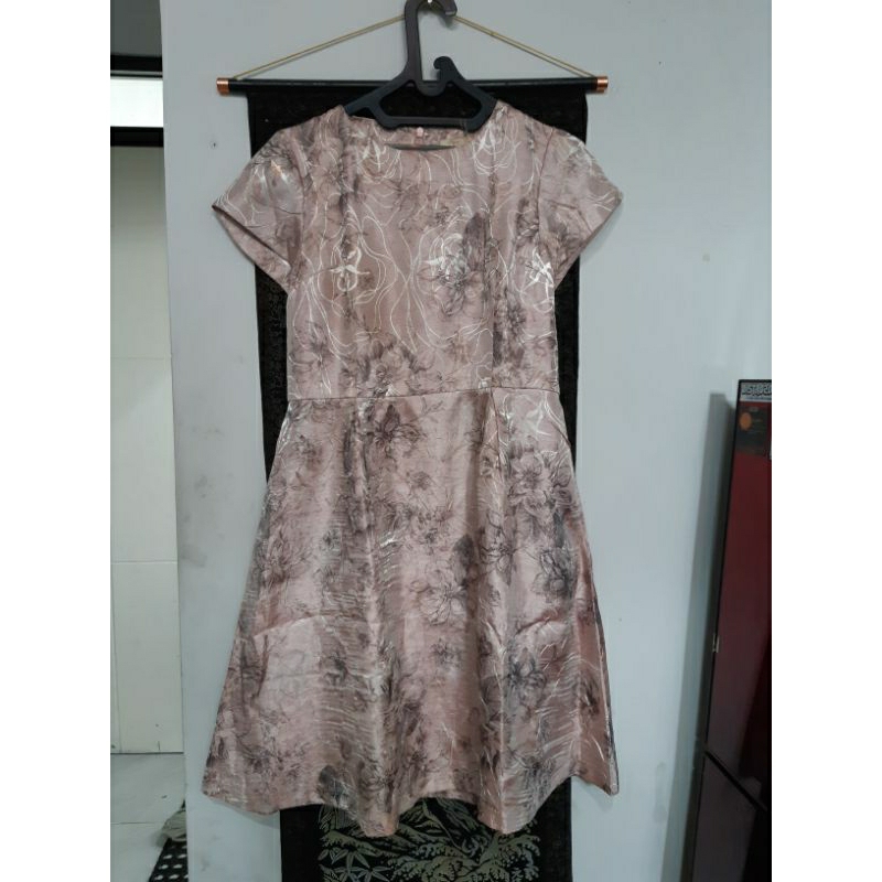 Jual Dress minimal gold,shiny,bagus buat acara formal | Shopee Indonesia