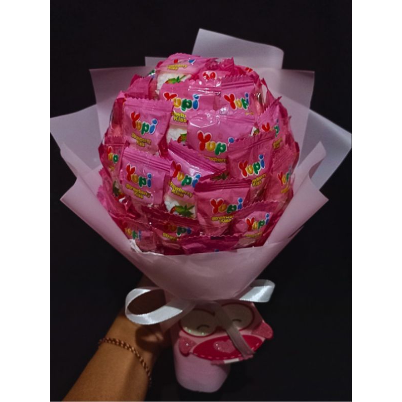 Jual Buket Yupi / Buket Snack Wisuda / Hadiah wisuda / Kado Ulang Tahun ...