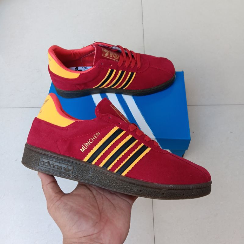 Jual Sepatu Sneakers Pria Adidas Munchen Edge Burn Red | Shopee Indonesia