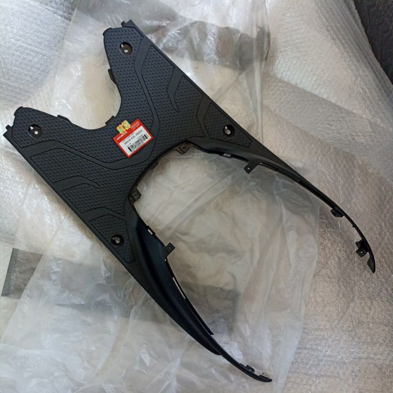 Jual STEPFLOOR STEP FLOOR PIJAKAN KAKI LANTAI ATAS HONDA SPACY FI CARBU KARBU ORI AHM 6431A-KZL ...