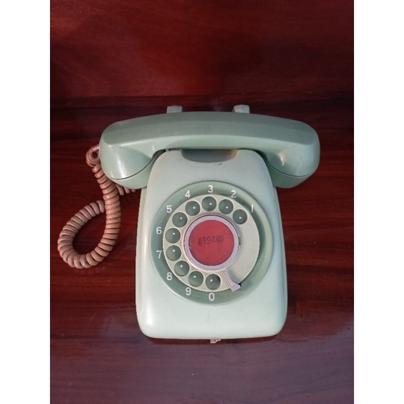 Jual BARANG ANTIK Telepon jadul/telpon jadul/telpon putar Jadul vintage ...