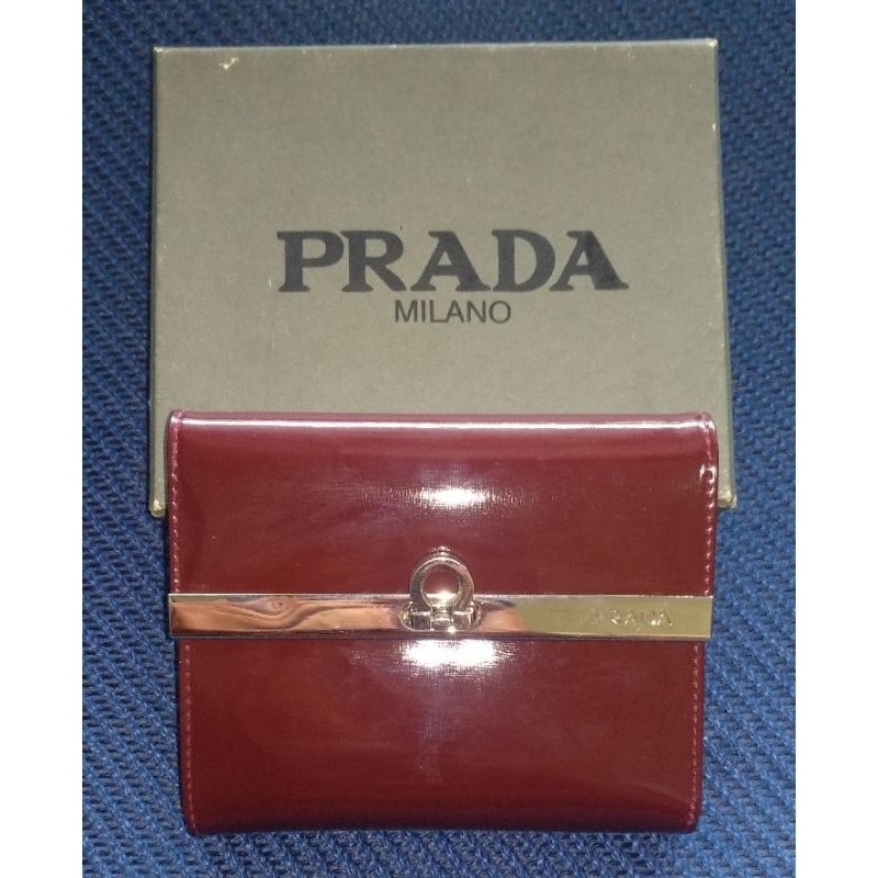 Jual dompet lipat kecil merk Prada (NOT ORIGINAL) | Shopee Indonesia