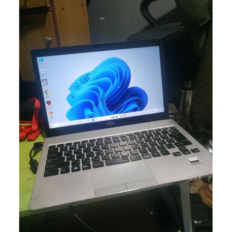 Jual laptop murah fujitsu lifebook S935 core i5 ram 10 GB windows 11 ...