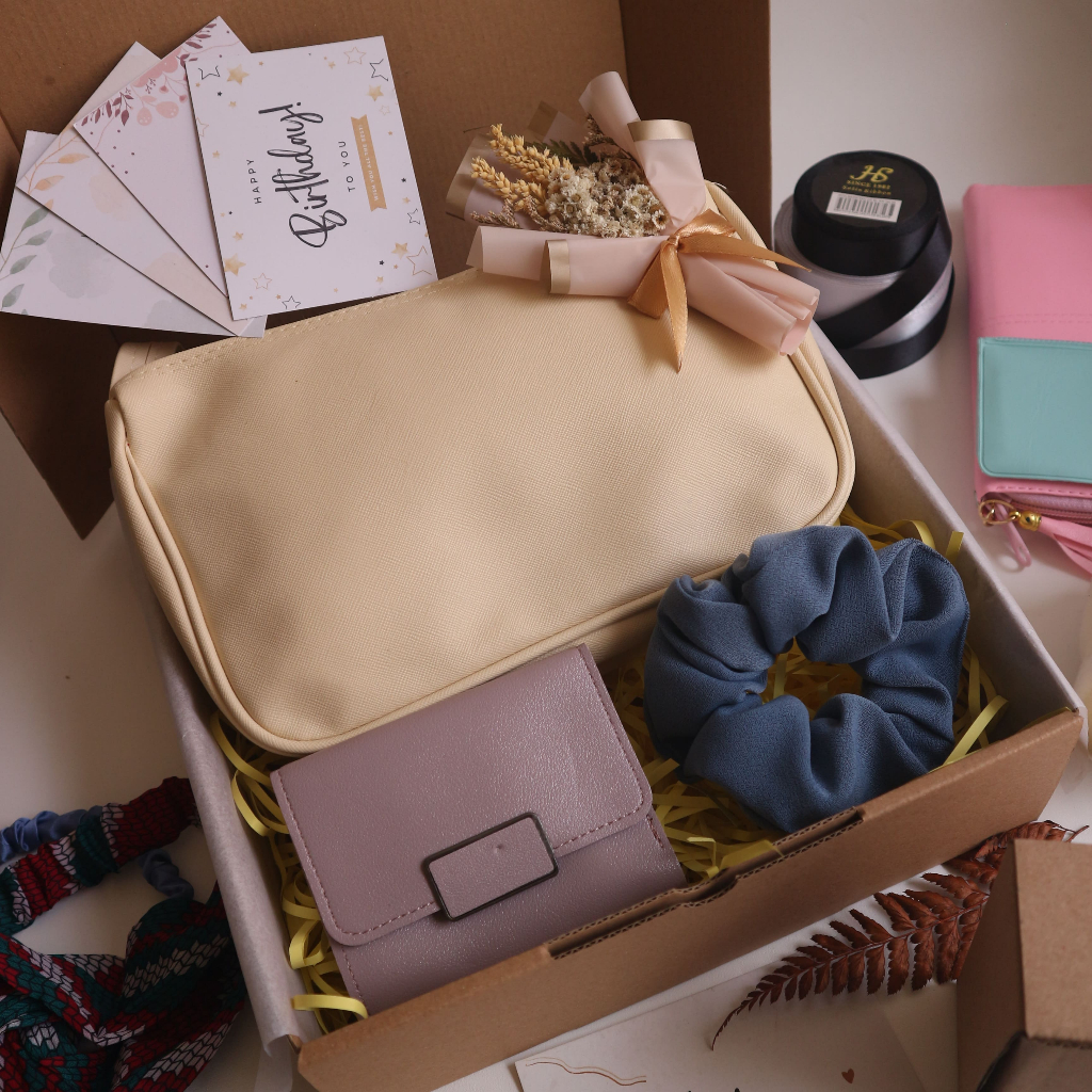 Jual Kado Wisuda Cewek Bermanfaat Bagus Colorful Hadiah Kelulusan ...
