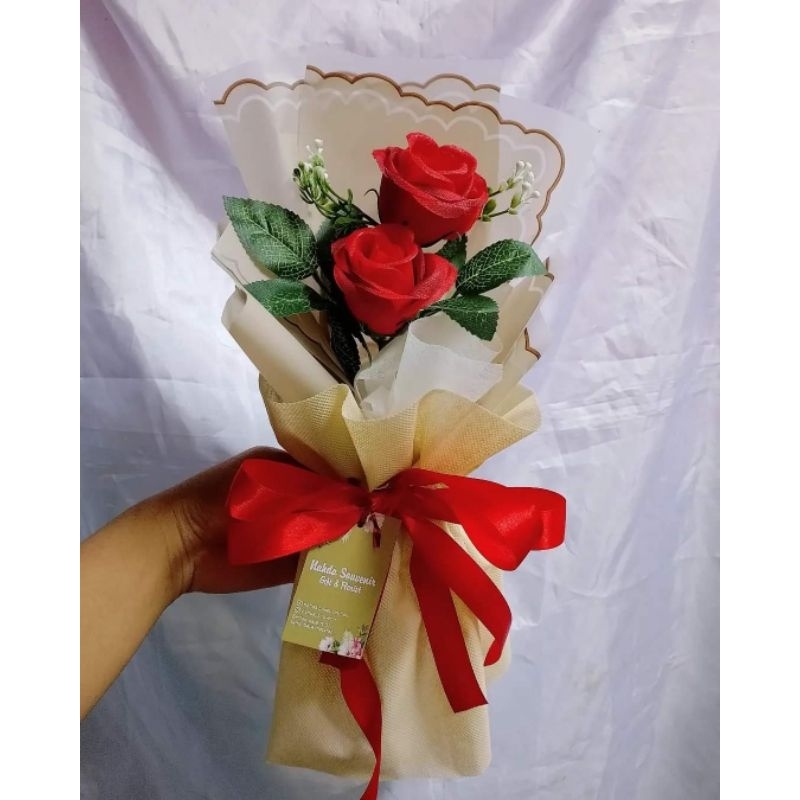 Jual buket bunga wisuda hadiah ultah 2 tangkai artificial | Shopee ...