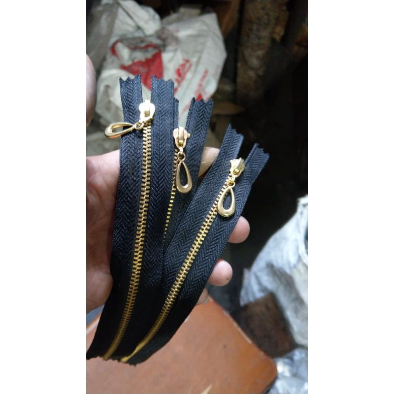 Jual Resleting jeans ATL no.3,5 rel kuning pita hitam ukuran 8 inci ...