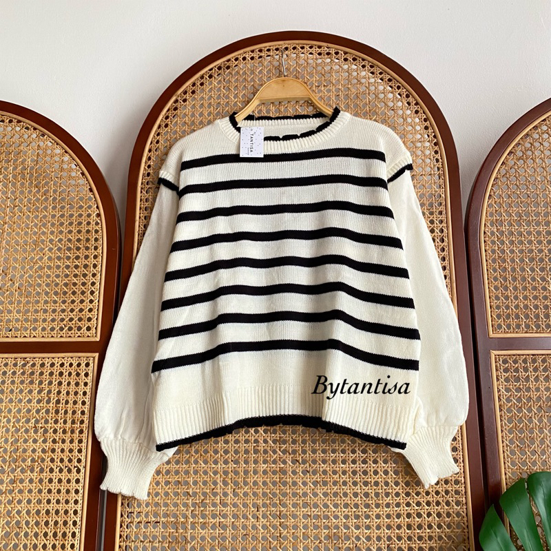 Jual Bytantisa - Sweater Rajut Crewneck Luna Motif Garis | Shopee Indonesia