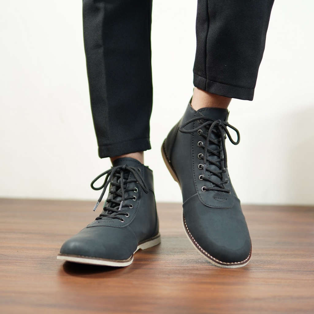 Jual sepatu kickers bandit semi boots pria COKLAT HITAM | Shopee Indonesia