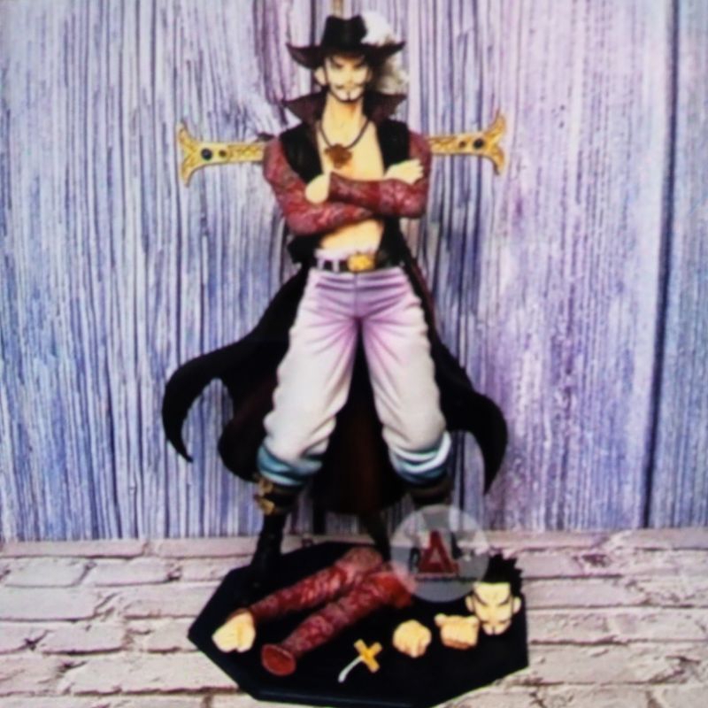 Jual dracule mihawk series pop DX action figure one piece | Shopee ...