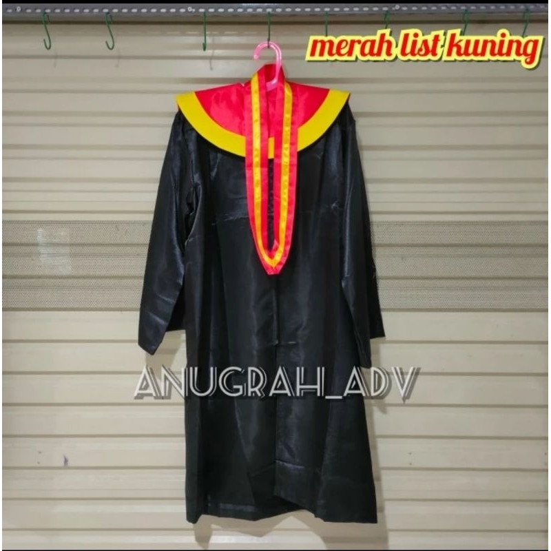 Jual toga wisuda mahasiswa merah list kuning | Shopee Indonesia