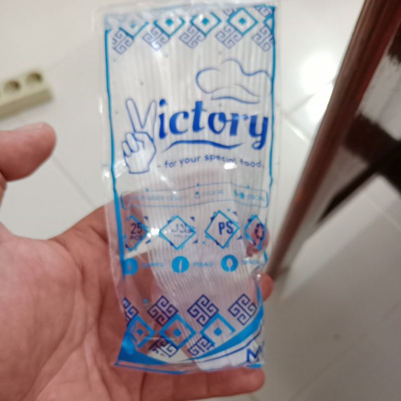 Jual Sendok Makan Bening UNO dan VICTOY isi 25 pcs | Shopee Indonesia