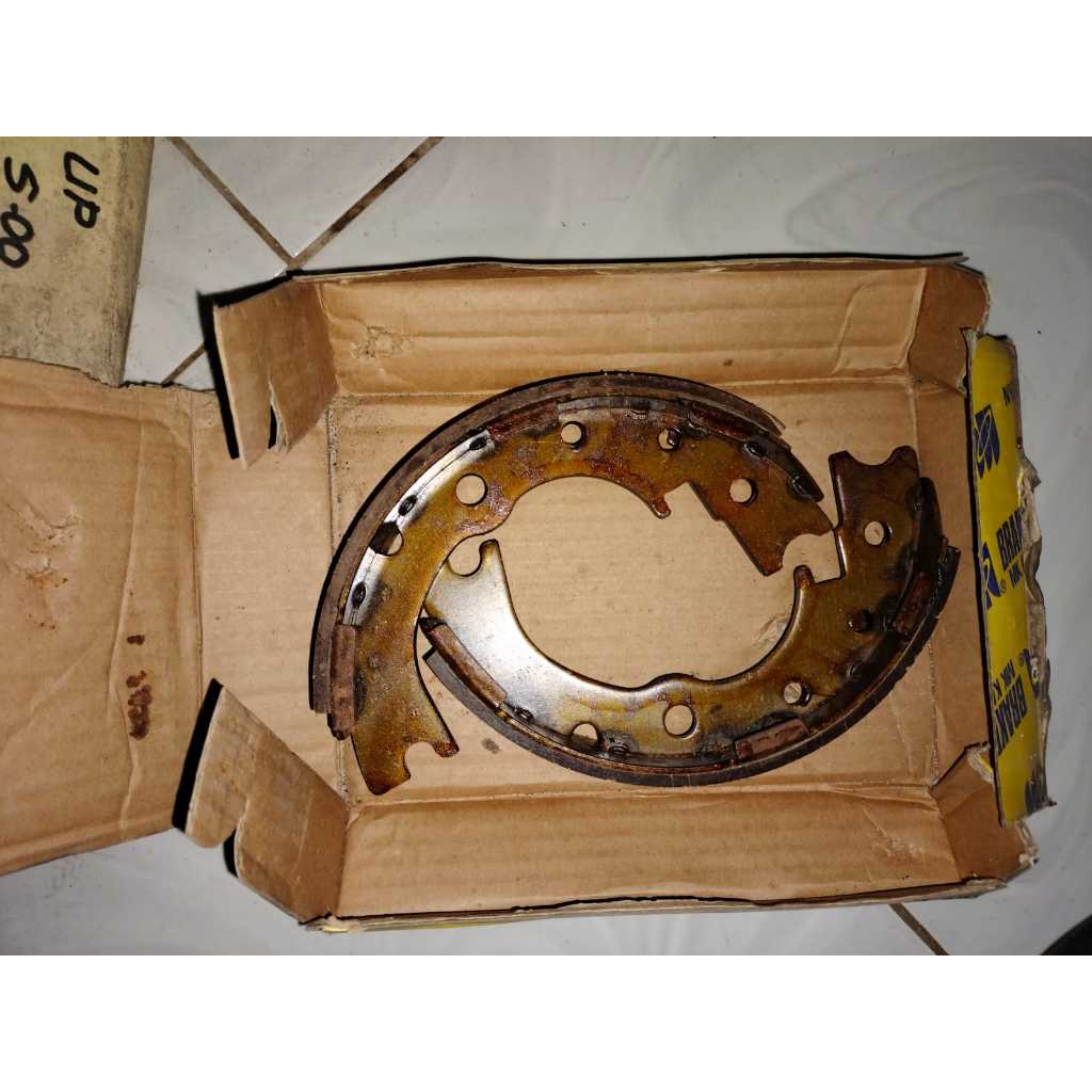 Jual Kampas Rem Tangan Hand Brake Shoe Daihatsu Taft GT Rino Dutro MK Kashiyama K0015 | Shopee ...