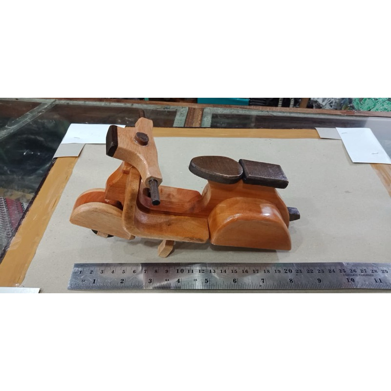 Jual Mainan kayu miniatur mobil kapal becak pesawat helikopter vespa ...