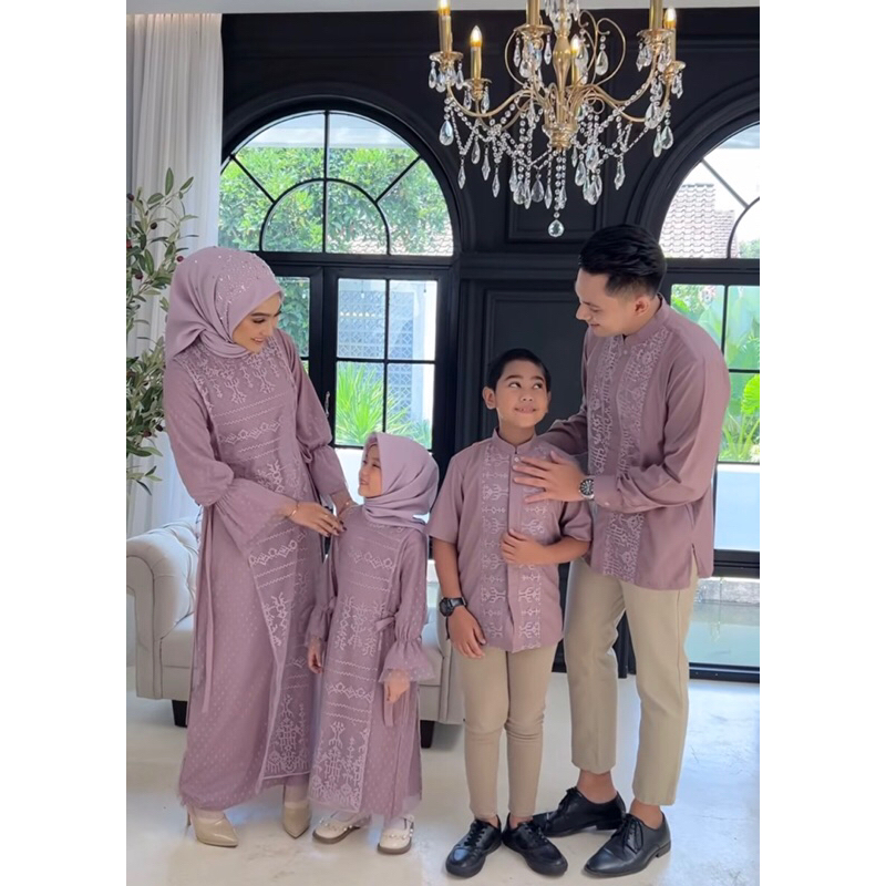 Jual Baju couple Keluarga Terbaru 2024 Raya couple Elegant Request ukuran dan warna , Sarimbit ...