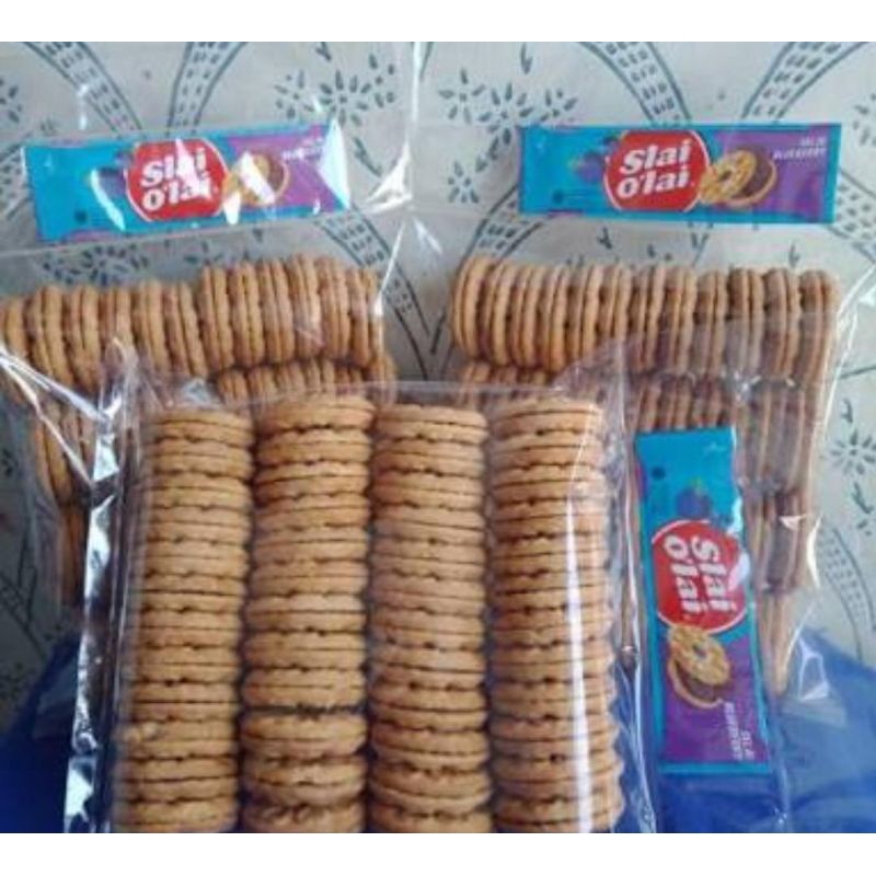 Jual biskuit slay Olay strawberry 250gr slai o'lay blueberry | Shopee ...