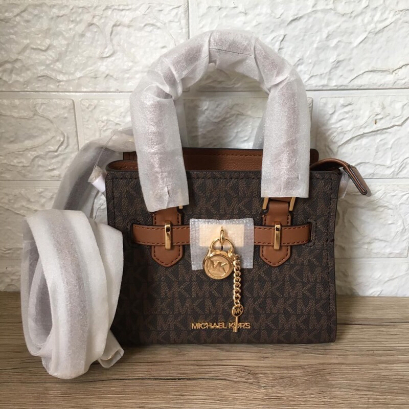 Jual Tas MK Hamilton Mini Satchel Sign Brown | Shopee Indonesia