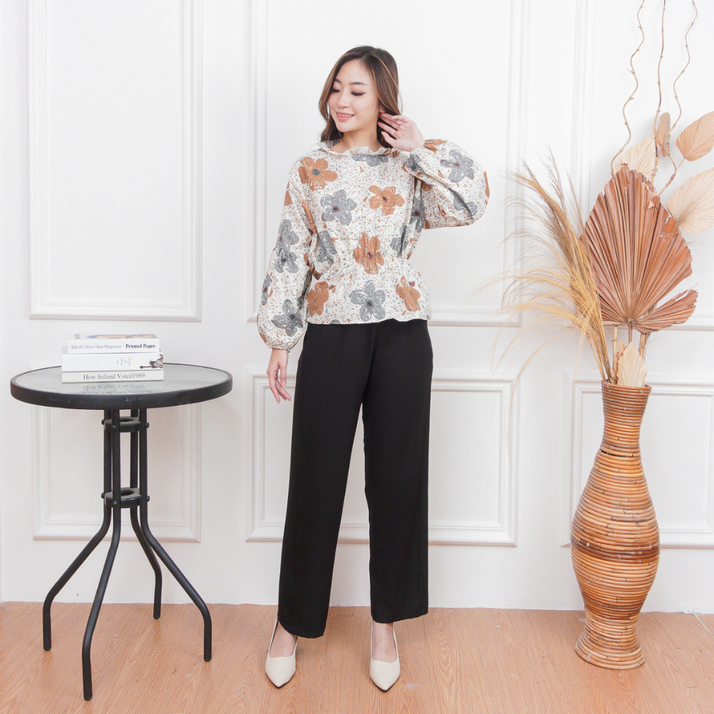 Jual IL - BYTHA FLORAL BLOUSE / ATASAN WANITA MOTIF BUNGA PINGGANG KERUT KOREAN STYLE | Shopee ...