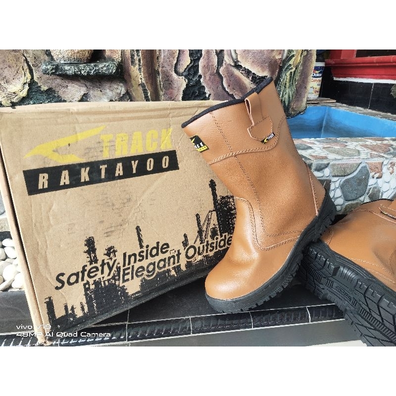 Jual Sepatu Safety TRACK RAKTAYOO Size 43/9 Original 100% | Shopee ...